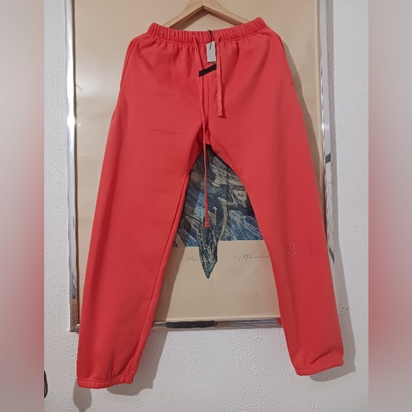 Essentials | Pants | Nwt Essentials Fear Of God Coral Sweatpants Size L ...